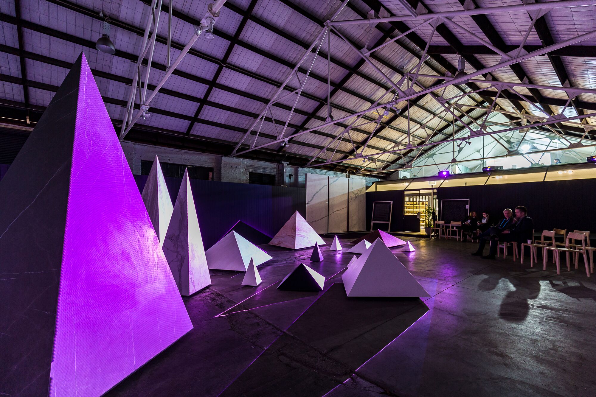 The Sky Tips Installation by Thomas Coward | Artedomus