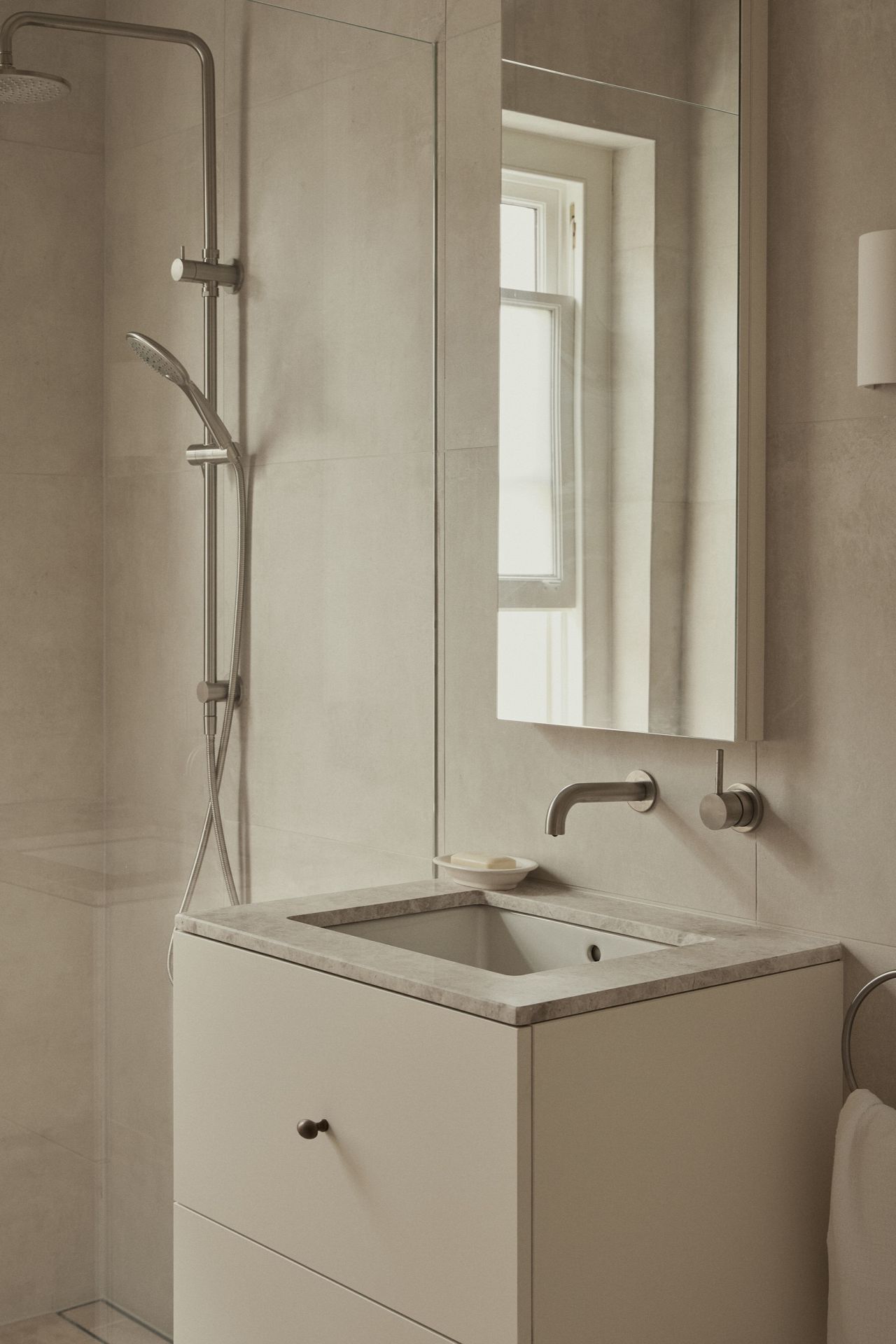 Urban White | porcelain-panels active-surfaces concrete 12mm | Artedomus